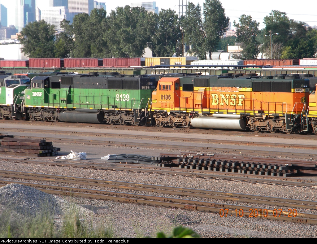 BNSF 8186